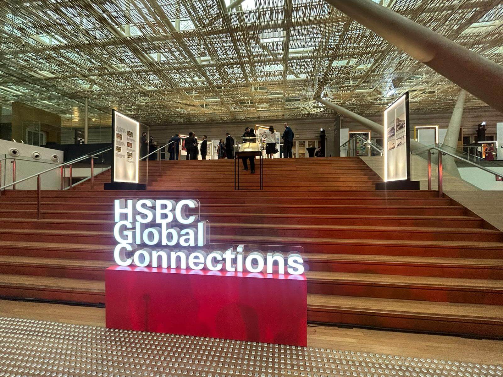 HSBC Global Connections - Winkle Picker